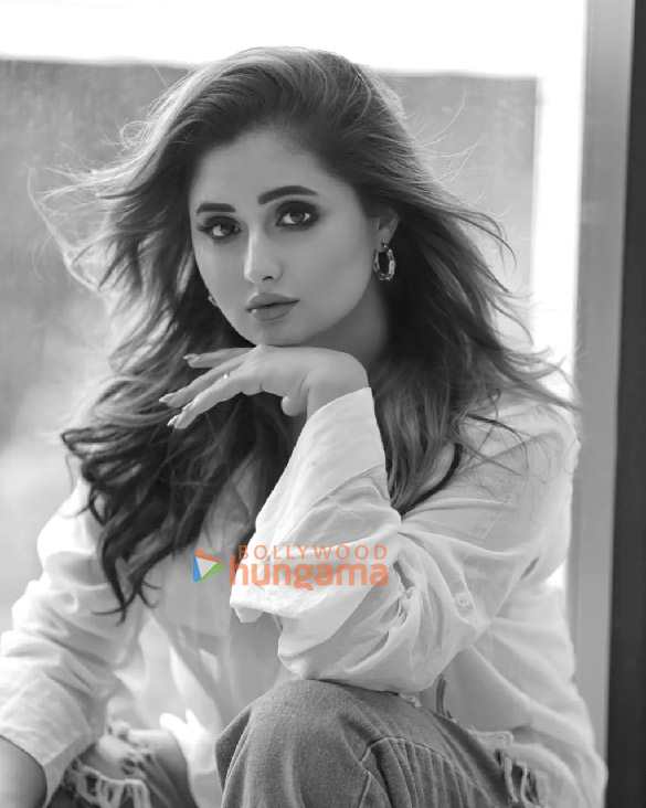 Rashami Desai Photos, Images, HD Wallpapers, Rashami Desai HD Images ...