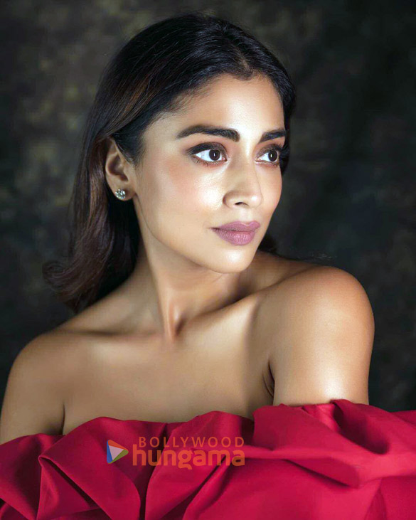 Shriya Saran Photos, Images, HD Wallpapers, Shriya Saran HD Images ...