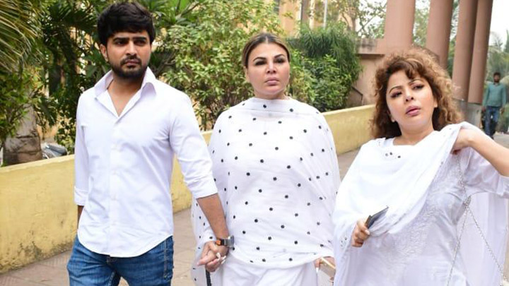Rakhi Sawant gets clicked with Adil Khan as she leaves for her mothers ...