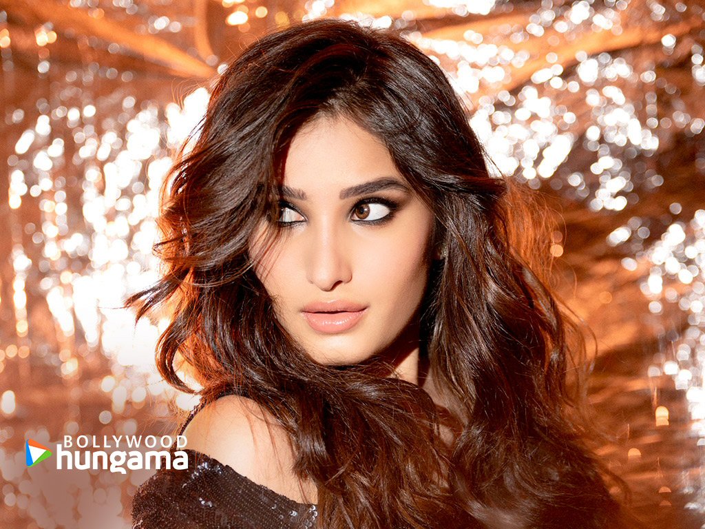 Rasha Thadani Wallpapers | rasha-thadani-7-6 - Bollywood Hungama