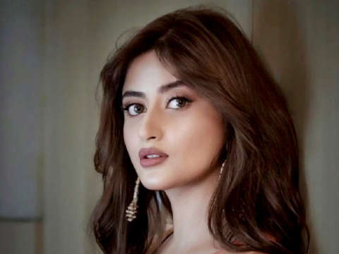 Sajal Ali, Filmography, Movies, Sajal Ali News, Videos, Songs, Images ...