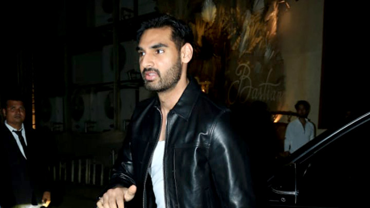 Ahaan Shetty looks dapper dressed in a black leather jacket - Bollywood ...