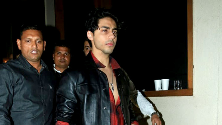 Aryan Khan poses for paps as he hosts a party for friends - Bollywood ...