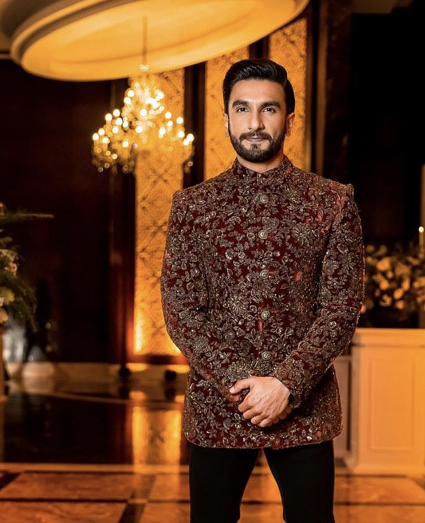 Ranveer Singh blessed our feeds while wearing an outfit by Sabyasachi ...