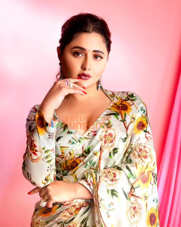 Rashami Desai Photos, Images, HD Wallpapers, Rashami Desai HD Images ...