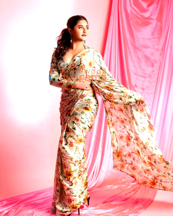 Rashami Desai Photos, Images, HD Wallpapers, Rashami Desai HD Images ...