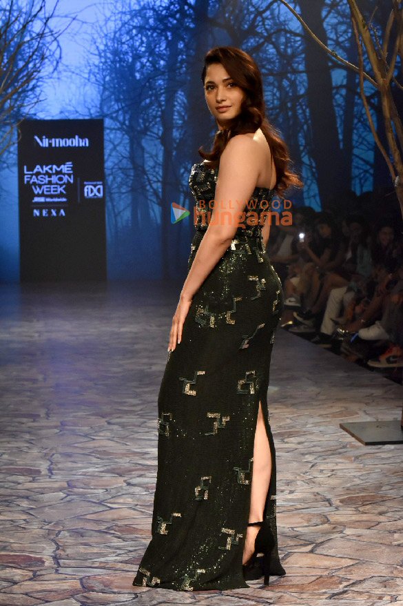 Photos: Tamannaah Bhatia, Karisma Kapoor and others walk the ramp at ...