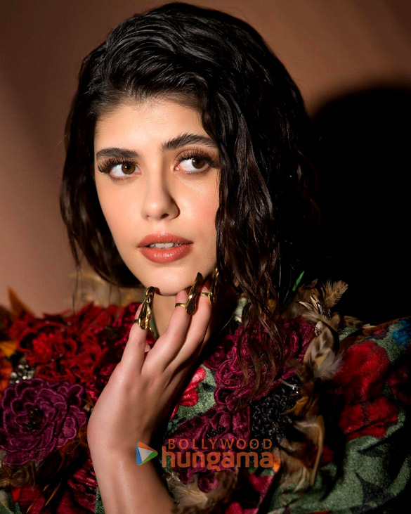 Sanjana Sanghi Photos, Images, HD Wallpapers, Sanjana Sanghi HD Images ...