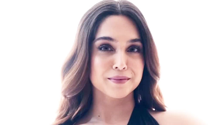 Can't take our eyes off Sharvari Wagh's gorgeous black outfit ...