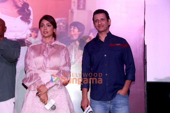 Photos Shriya Saran, Sharman Joshi and other celebs attend the trailer ...