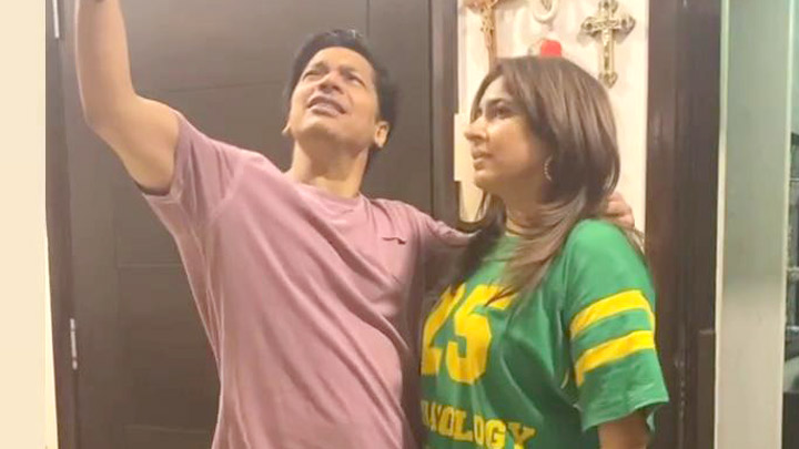 We love Shaan & his wife Radhika's fun banter! - Bollywood Hungama