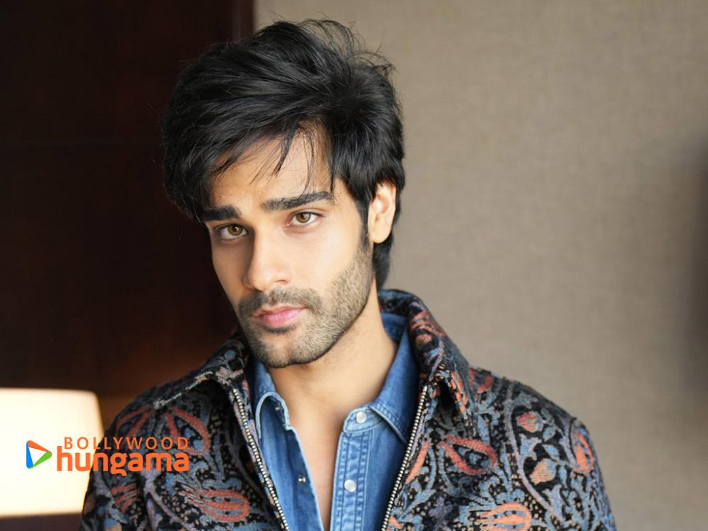 Aaman Devgan Wallpapers | HD Image Download of Aaman Devgan | Photo ...