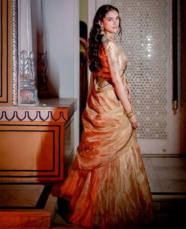 Aditi Rao Hydari exudes a royal charm in golden lehenga by Raw Mango : Bollywood News ...