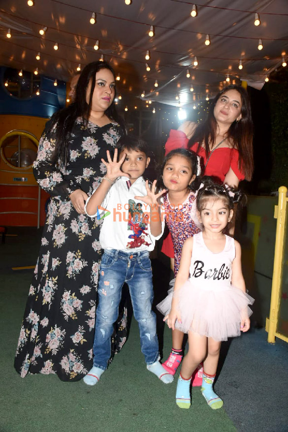 Photos Mahi Vij celebrates her daughter’s birthday in Juhu (4) | Mahi ...