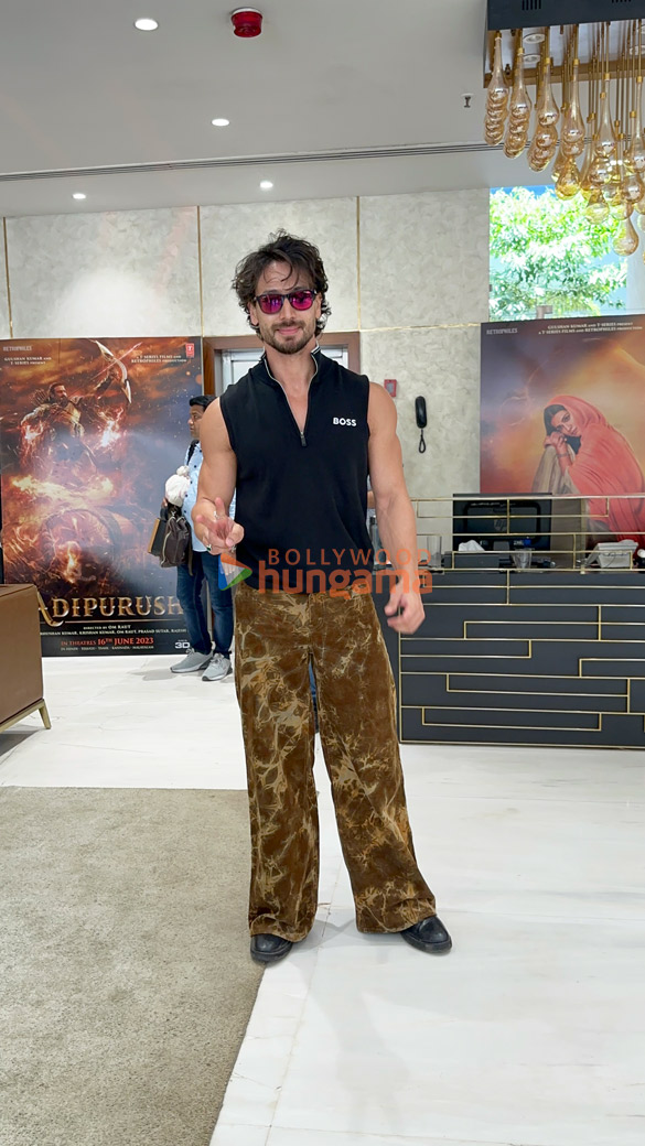 Photos Tiger Shroff snapped at T-series office (1) | Tiger Shroff ...