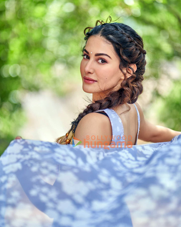 Amyra Dastur Photos, Images, HD Wallpapers, Amyra Dastur HD Images ...