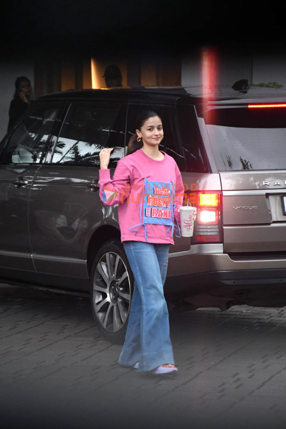 Photos: Alia Bhatt and Ranveer Singh snapped at the Kalina airport leaving for Kanpur and ...