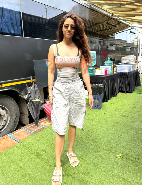 Photos Disha Patani snapped post an ad shoot in Andheri (4) | Disha ...