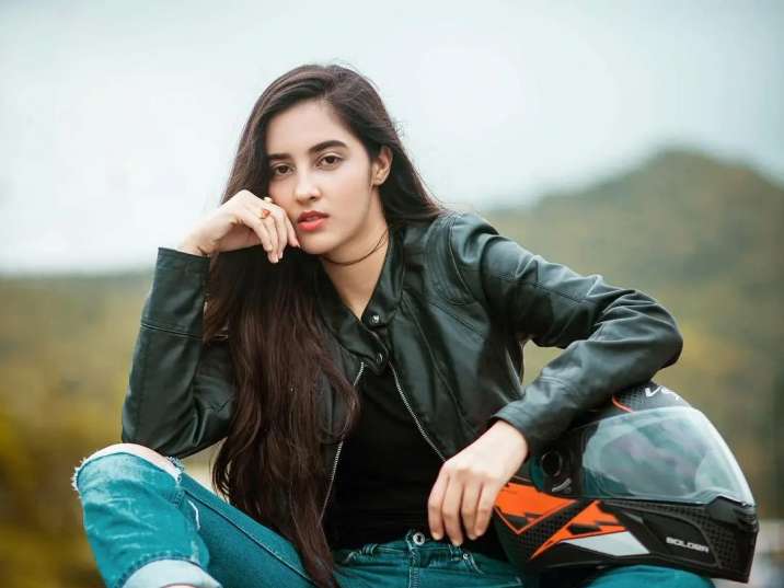 Vanvaas Cast List | Vanvaas Movie Star Cast | Release Date | Movie ...