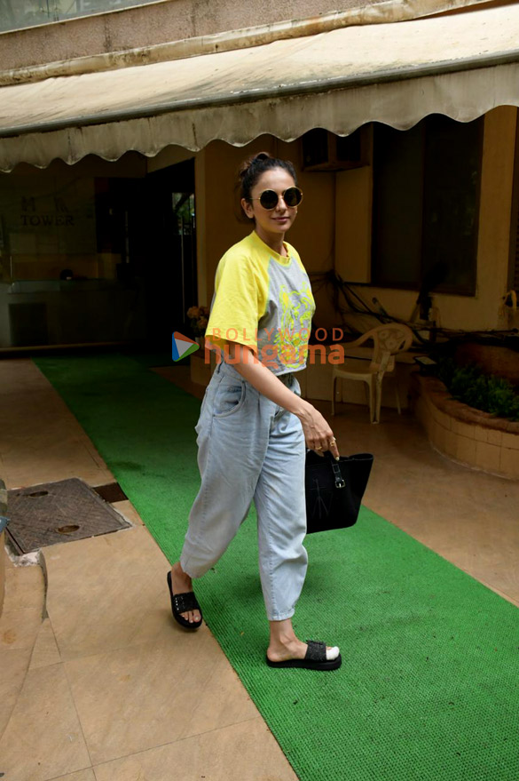 Photos Rakul Preet Singh snapped in Bandra (3) | Rakul Preet Singh ...