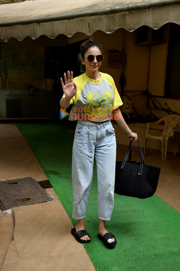 Photos Rakul Preet Singh snapped in Bandra (3) | Rakul Preet Singh ...