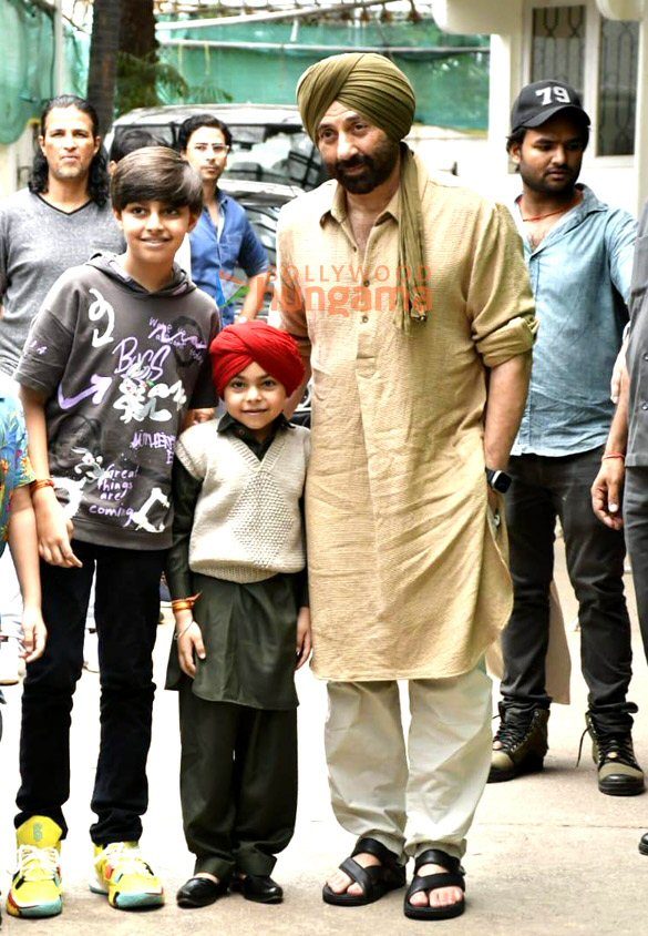Photos: Sunny Deol snapped with his fans at Sunny Super Sound | Parties ...