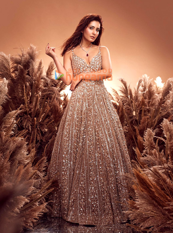 Raashii Khanna Photos, Images, HD Wallpapers, Raashii Khanna HD Images ...