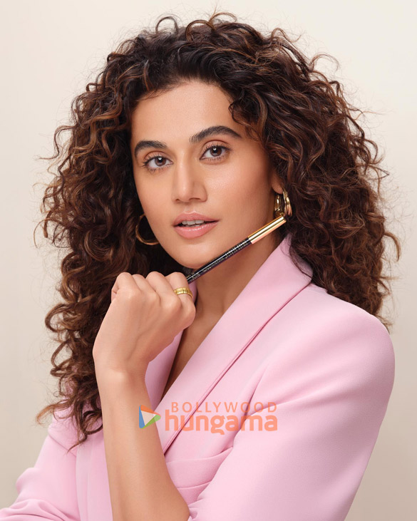 Taapsee Pannu Photos, Images, HD Wallpapers, Taapsee Pannu HD Images ...