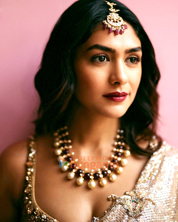 Mrunal Thakur Photos, Images, HD Wallpapers, Mrunal Thakur HD Images ...