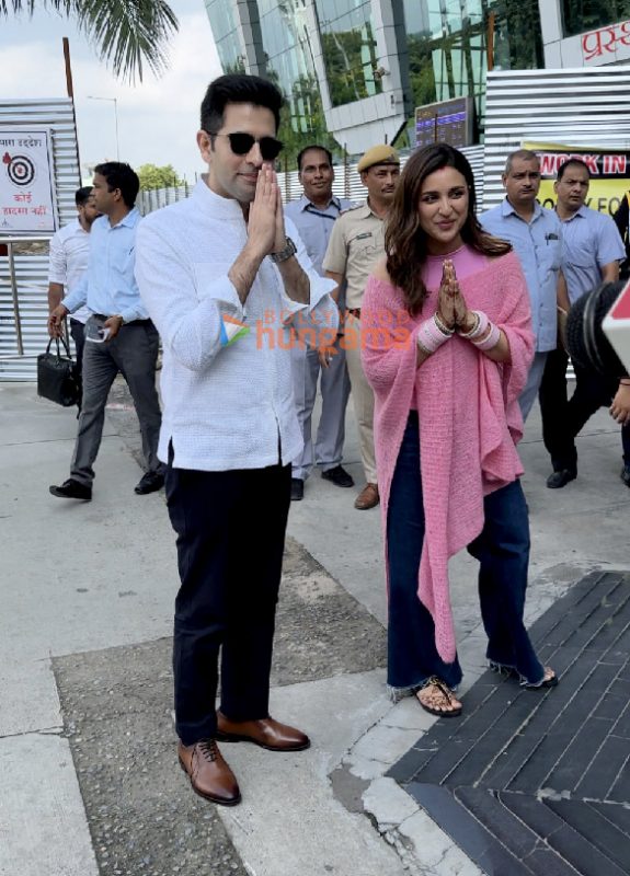 Photos: Parineeti Chopra and Raghav Chadha snapped at Udaipur Airport | Parties & Events ...