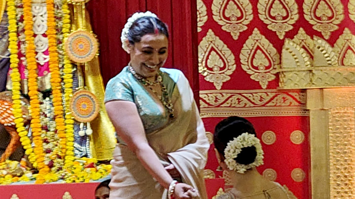 Kajol, Rani Mukerji & Jaya Bachchan get clicked together for Durga ...