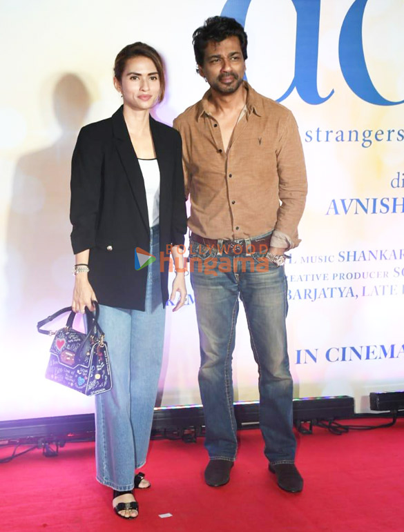 Photos Celebs grace the premiere of Dono 007 (21) | Gaurie Pandit ...