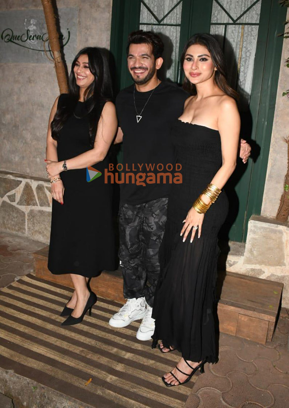 Photos Mouni Roy and Arjun Bijlani snapped in Bandra (3) | Neha Swami ...