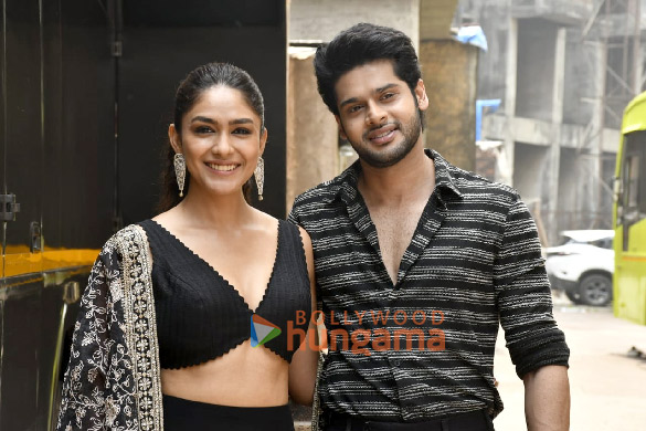 Photos Mrunal Thakur and Abhimanyu Dassani snapped during Aankh Micholi promotions (3) | Mrunal ...
