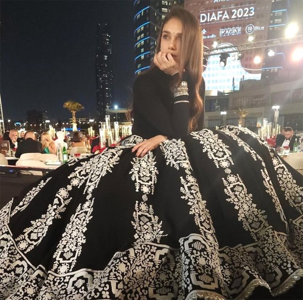 Aditi Rao Hydari redefines the classic black and white combination in a stunning lehenga by ...