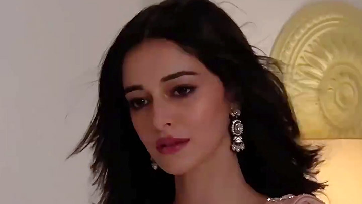 Make them stop and stare is Ananya Panday's motto - Bollywood Hungama