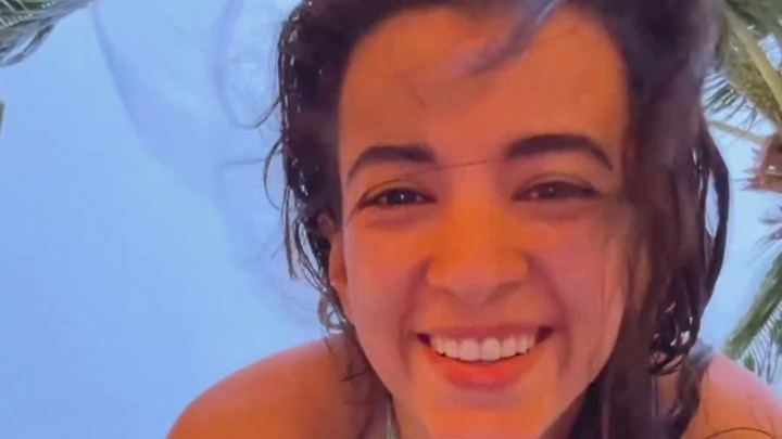 Saba Azad shares a glimpse of her beach time in Vietnam - Bollywood Hungama