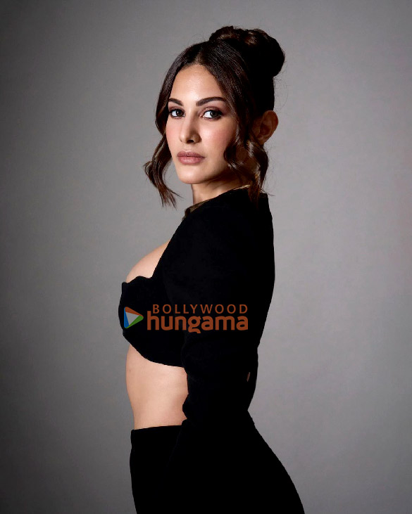 Amyra Dastur Photos, Images, HD Wallpapers, Amyra Dastur HD Images ...