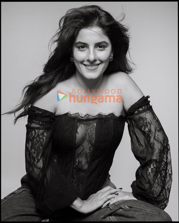 Isha Talwar Photos, Images, HD Wallpapers, Isha Talwar HD Images, Photos - Bollywood Hungama