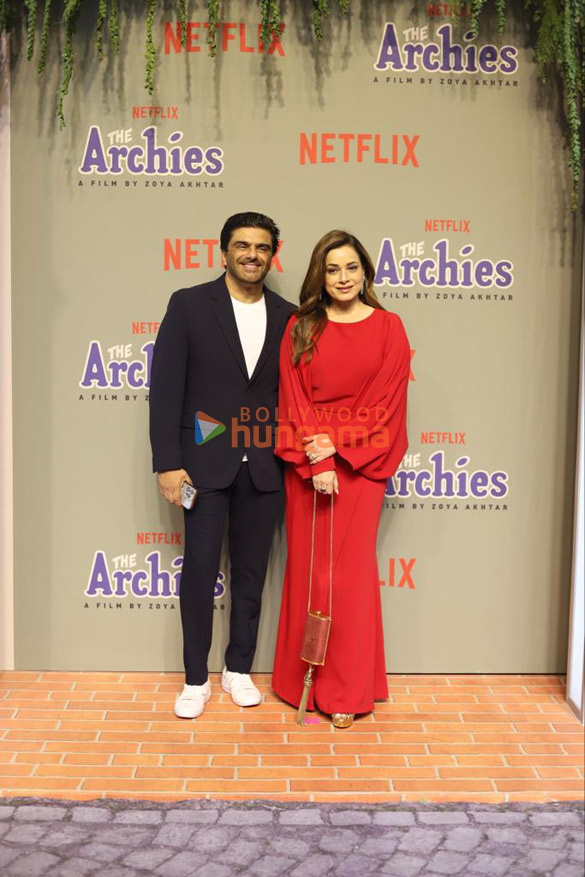 Photos Celebs grace the premiere of The Archies 777 (34) | Samir Soni ...