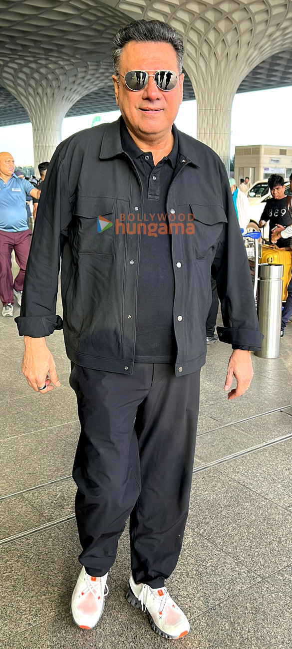 Photos Kriti Sanon, Mouni Roy and Boman Irani snapped at the airport (5 ...