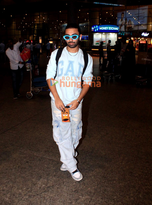 Photos Orhan Awatramani snapped at the airport (2) | Orhan Awatramani ...