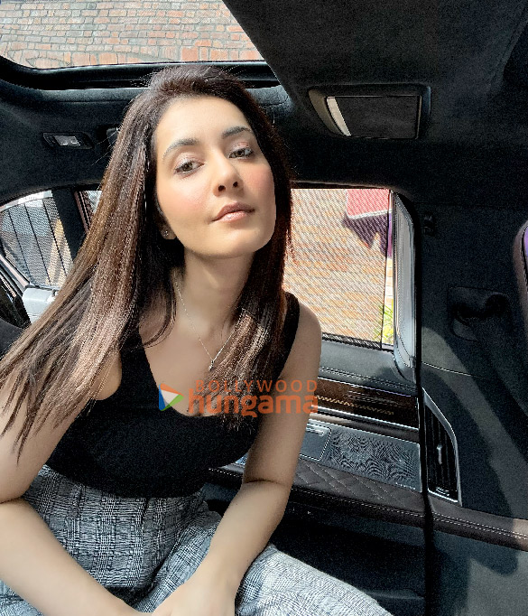 Raashii Khanna Photos Images Hd Wallpapers Raashii Khanna Hd Images 6822