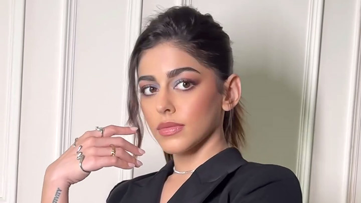 The vibe is perfect as Alaya F slays her boss lady look! - Bollywood ...