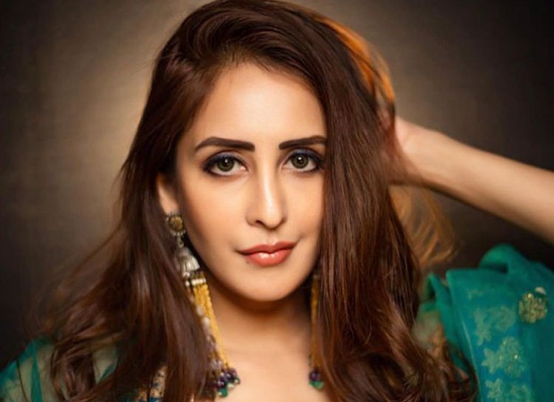 Bade Achhe Lagte Hain fame Chahatt Khanna roots for TV, calls it ...