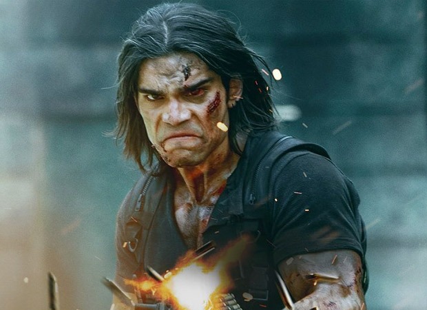 Hrithik Roshan unveils the poster of Fighter’s antagonist Rishabh ...