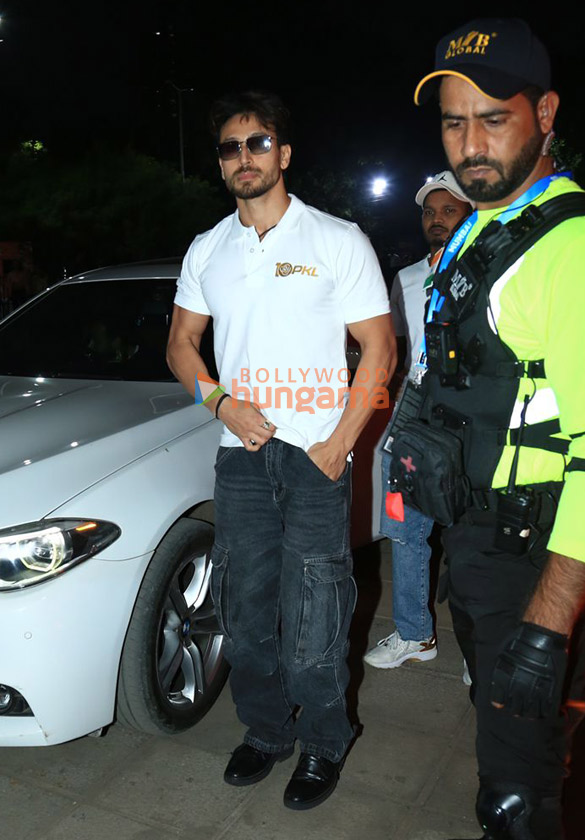 Photos Tiger Shroff snapped attending the Pro Kabaddi League at NSCI ...