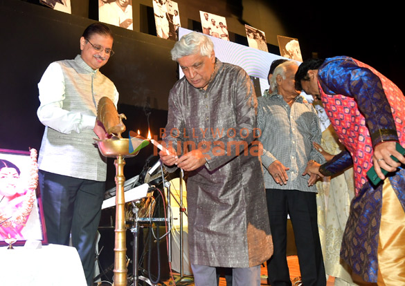 Photos Javed Akhtar, Udit Narayan, Shaan & others pay tribute to Lata ...