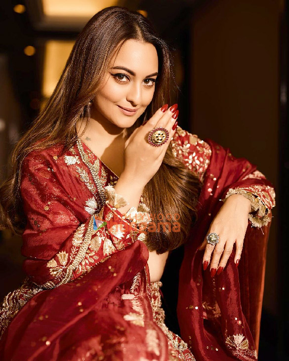 Sonakshi Sinha Photos, Images, HD Wallpapers, Sonakshi Sinha HD Images ...