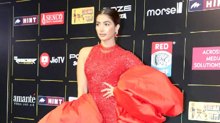 BH Style Icons 2024 Awards: Pooja Hegde is an absolute stunner in this ...